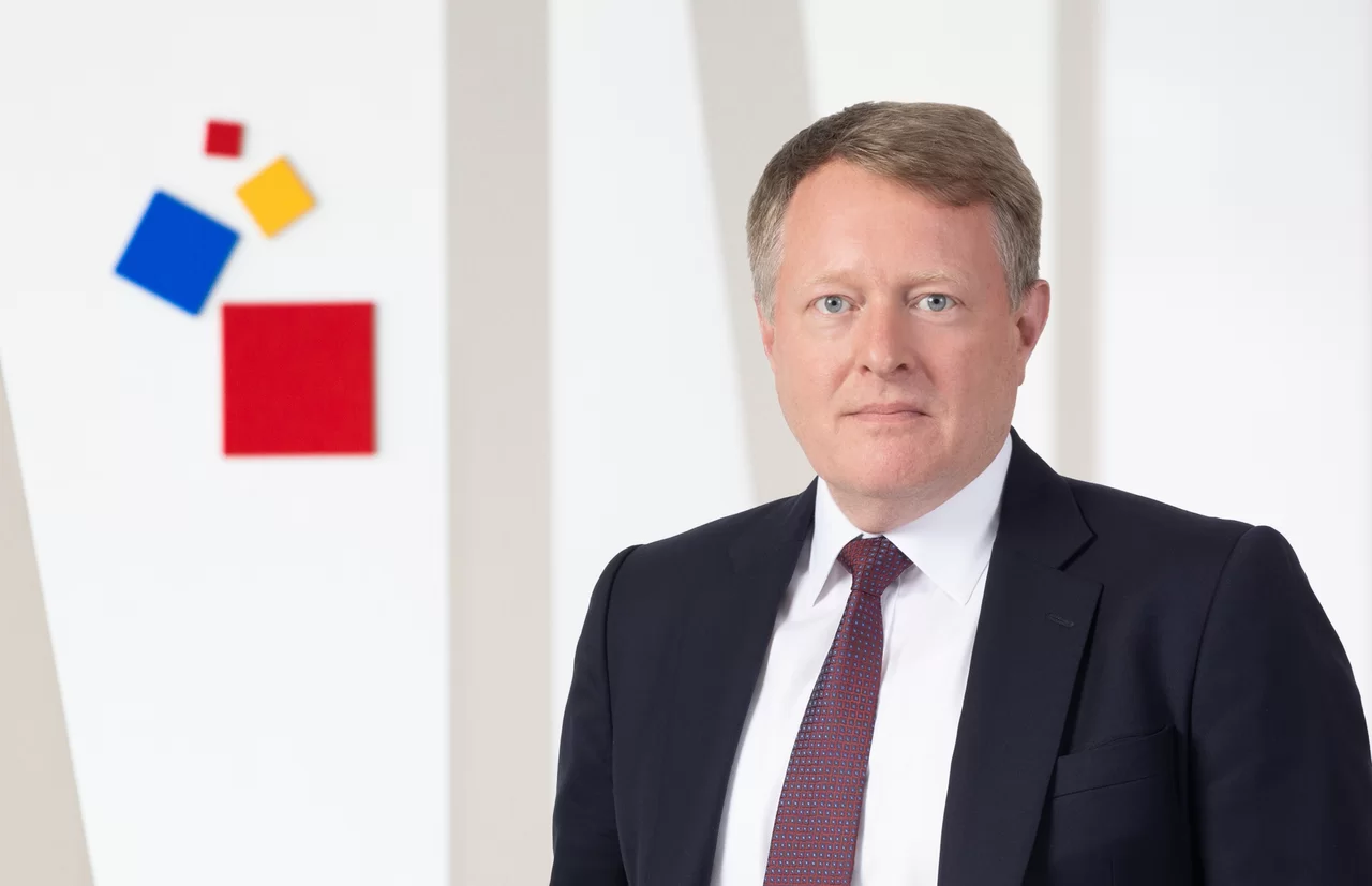 Outlook & Management